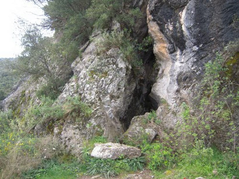 Έρευνα για θησαυρό σε σπηλιά με πολλά μυστικά που κρύβει η γη. Οι ...